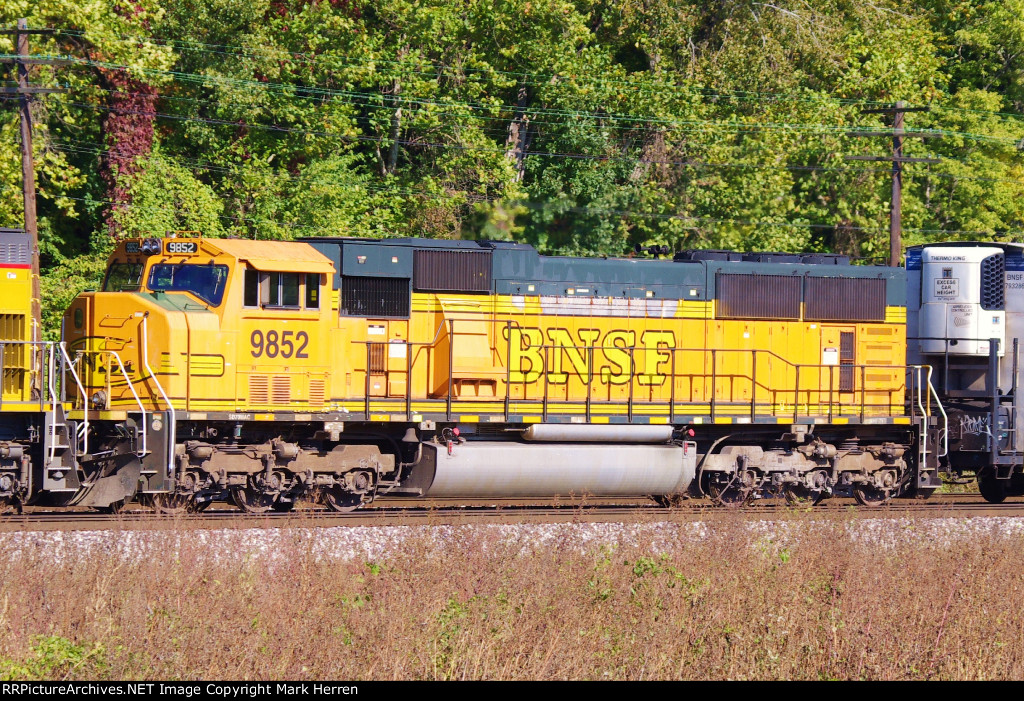 BNSF 9852